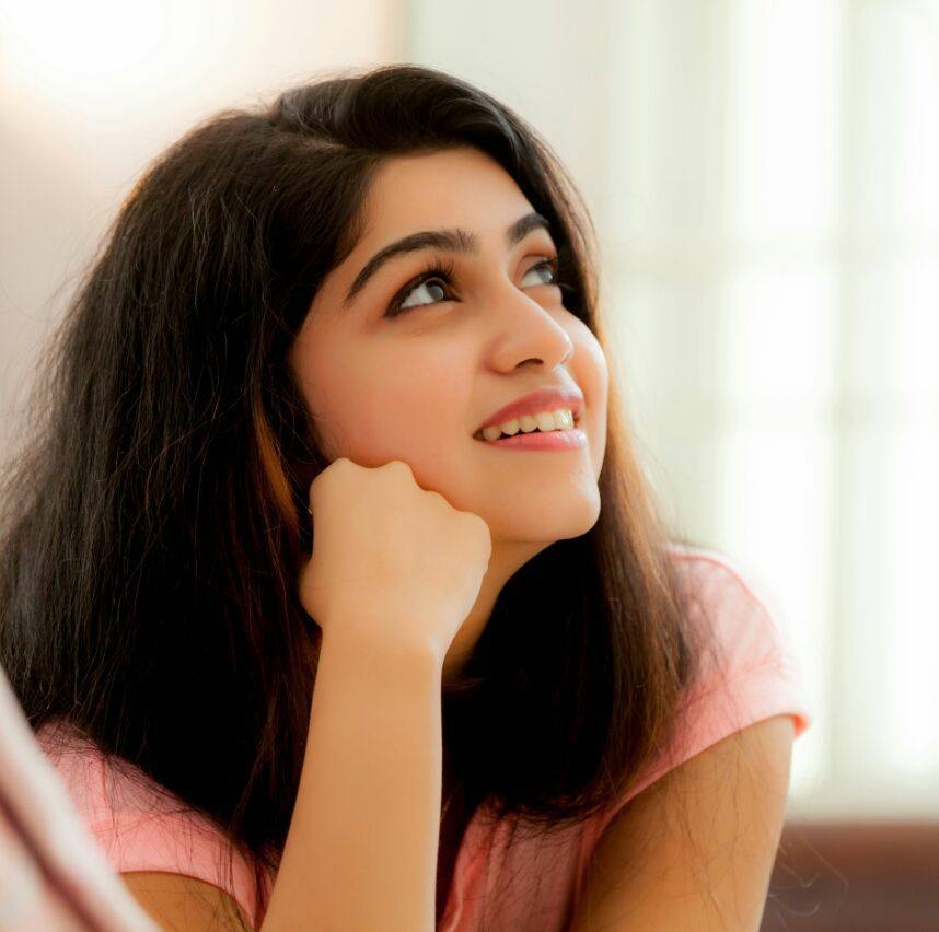 Manasa Radhakrishnan Images, Age, Photos, Family, Biography, Movies ...